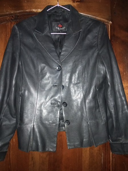 Продам женский пиджак из натуральной кожи (б/у)