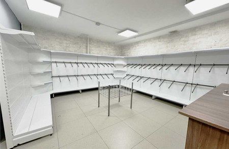 Продается оборудование для магазина, металлические стеллажи полки
