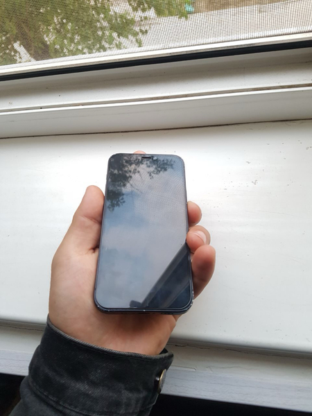 Iphone 12 mini sotiladi