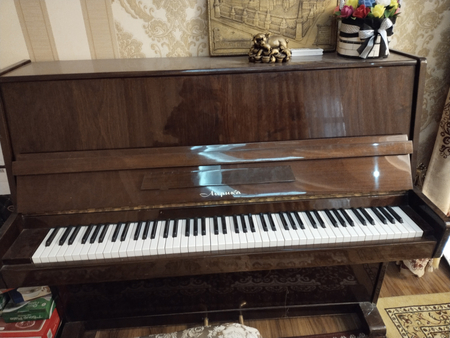 Pianino. Holati zõr. Yangiyõl