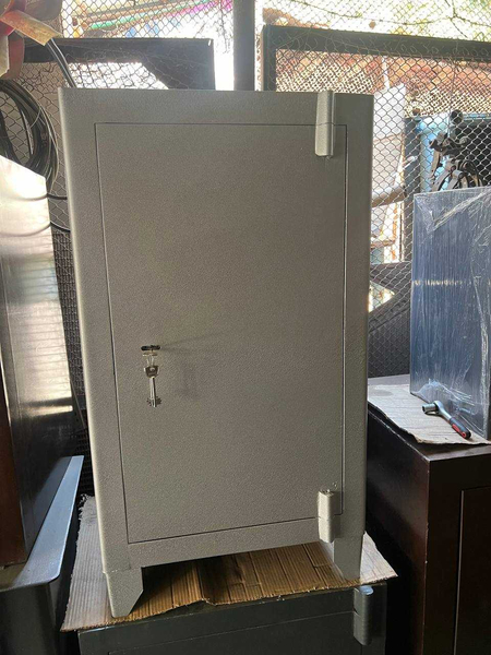 Сейф металлический в отличном состоянии Seyf metaldan zor holatda 50$