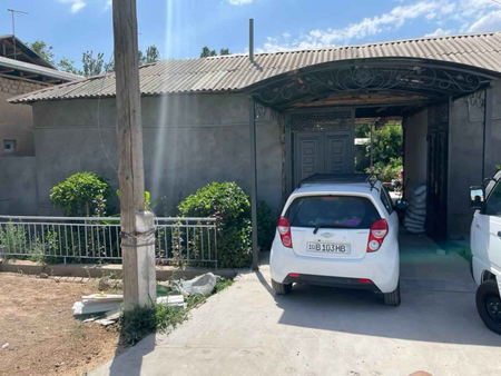 uy sotiladi yangibozorda yangi ozbekistonga yaqin joylawkan