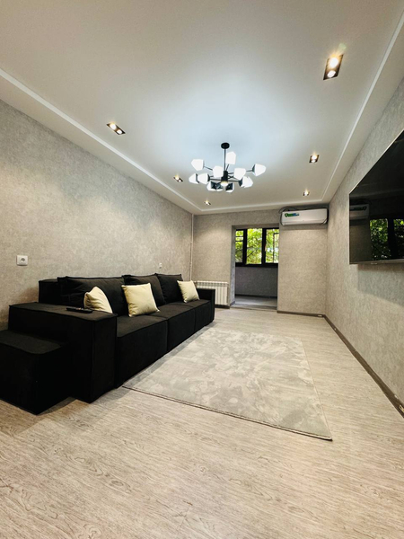 Новомосковская 2/2/5 кирпич Балкон 1*4м² Общ пл50м² Мебель+техника