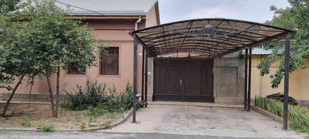 Продается дом 4.3 сотки ( 3 спальни , зал , подвал , отдельно кухня