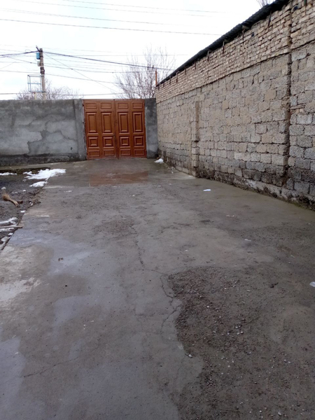 Занги ота туманида ховли сотилади 5.5 сотих