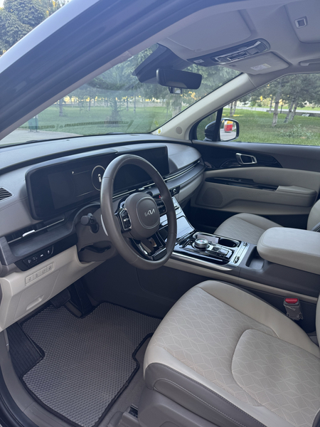 Kia Carnival 2023 god