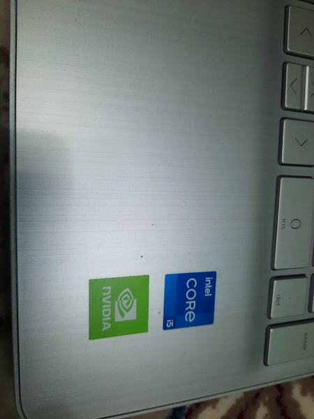 Hp noutbook kuchli srochni sotiladi bemalol hamma o\\\'yinlarni kotaradi