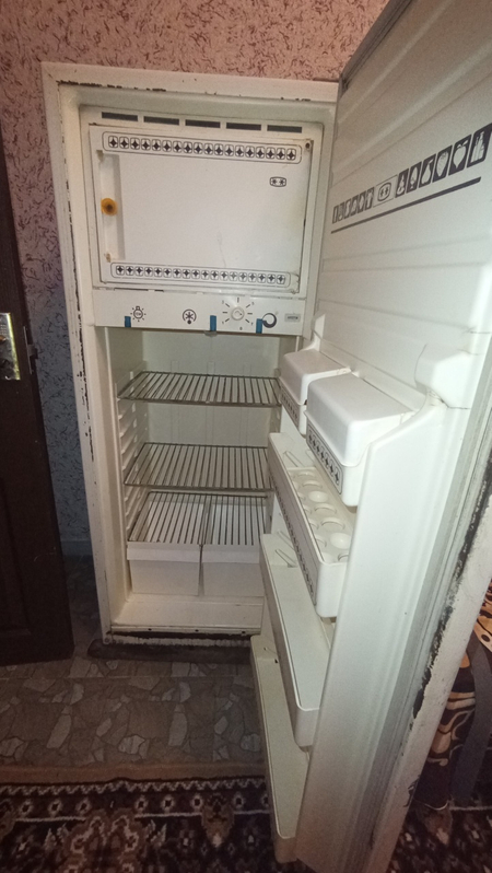 Срочно продается холодильник Снежинка