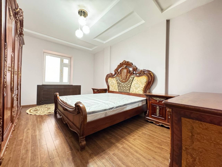Продается 3х комнатная квартира,метро Ойбек,ор-р Шохмедцентр,135м2