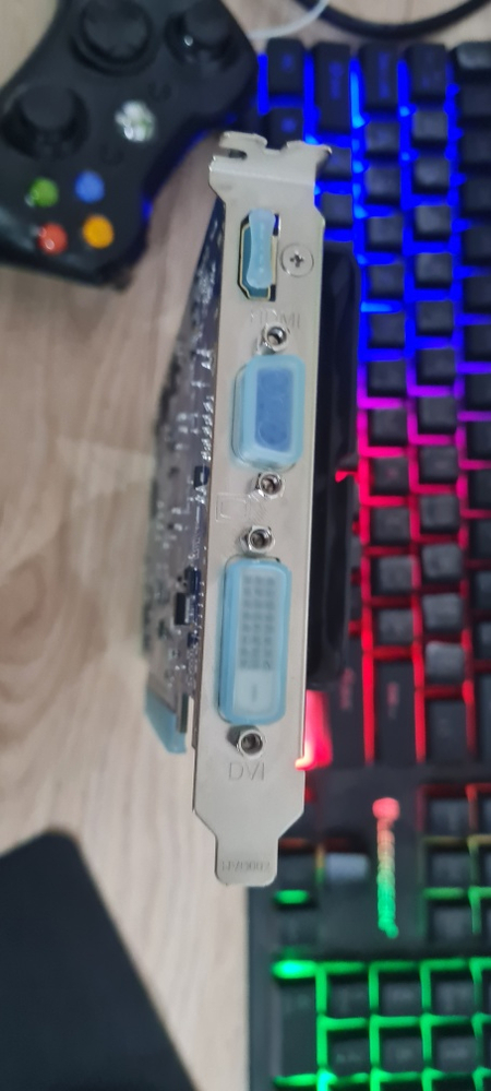 Игровая видеокарта. HD RADEON 6670.