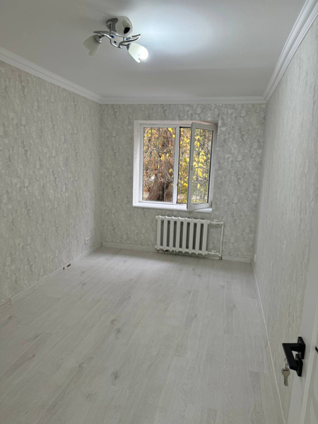 Dom sotladi uchtepa 22.kvartal 4 xona