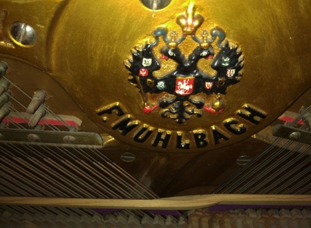 Продам срочно пианино F.MUHLBACH