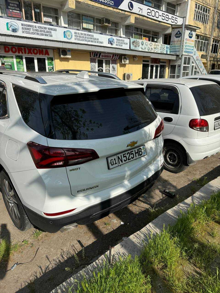 Автомобил Эквинокс 2022 года
