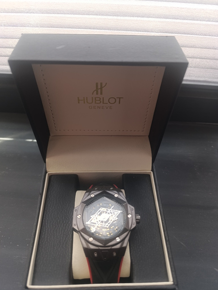 Механические часы HUBLOT