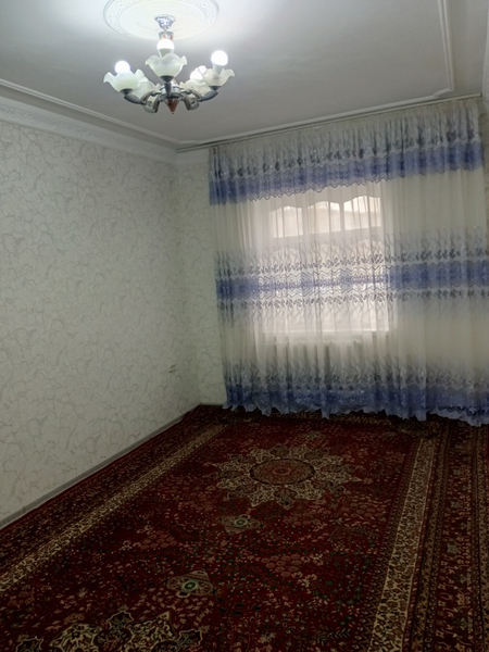 Продается квартира в панельном  доме на 1 этаже 4 комнатная 100м2