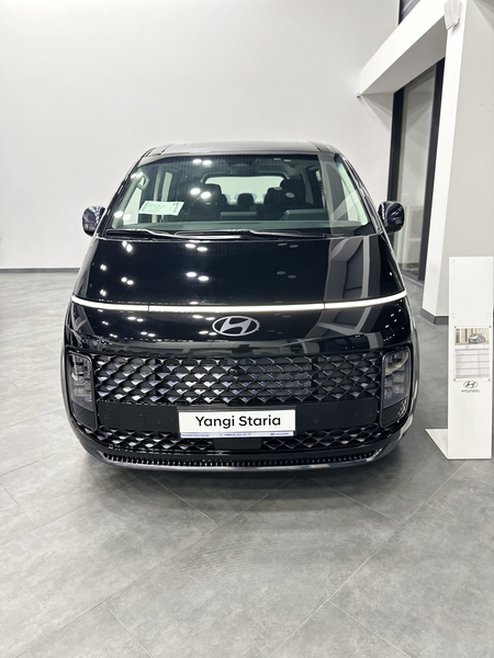 Hyundai Staria Luxe