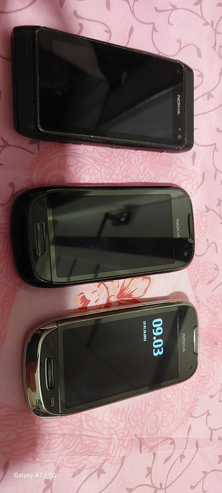 Nokia C7 ideal sastayanada Nokia N8 yaxshi sastayanada imeika bor