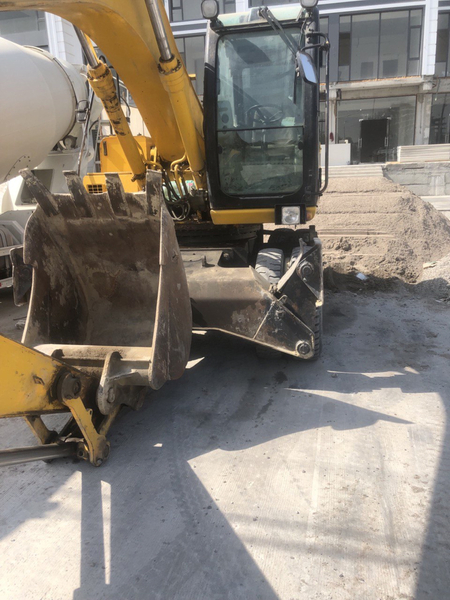 продается Экскаватор