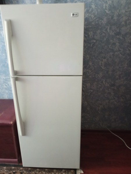 Холодильник LG продам