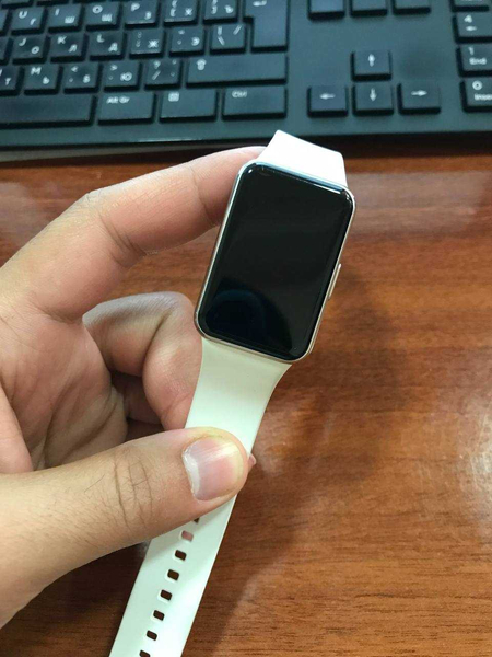 Срочно продам Samsung Galaxy Watch Fit 3
