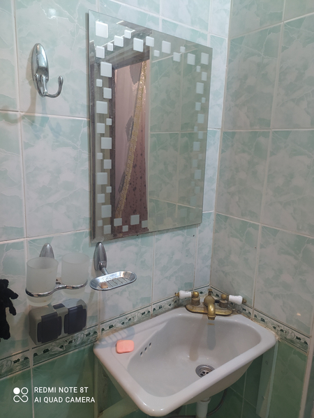 Продается 2 комнатный квартира в г.Гулистане 3 микрорайон 25 дом.
