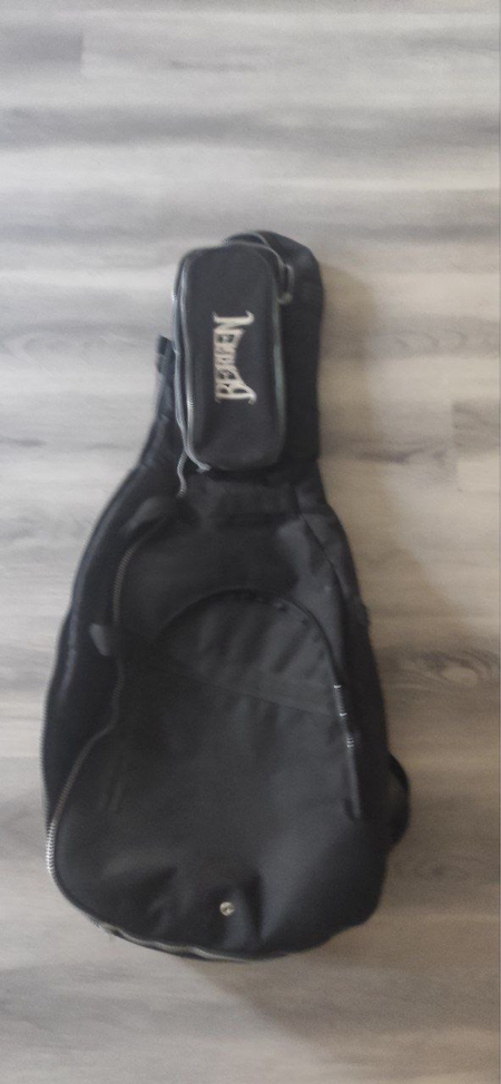 YAMAHA C40 в комплекте педаль и чехол