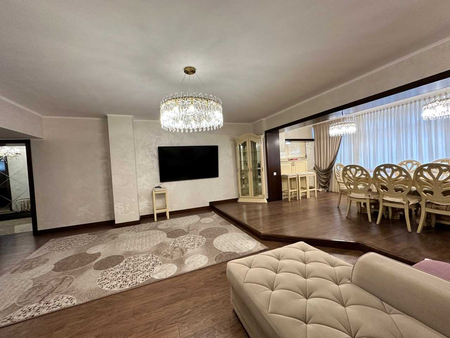 Ц1.    -3+2/3/4-  кирпич   77-серия  ( мебель + техника )   144 м²
