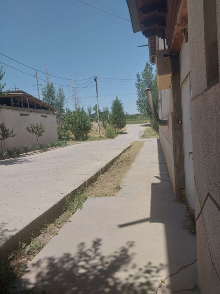 Uy sotiladi Nazarbek