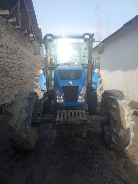 Traktor sotiladi  TD5 110