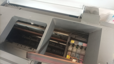 Epson  R270 ishlab turgan printer