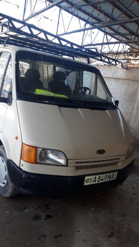 Ford mini avtobus