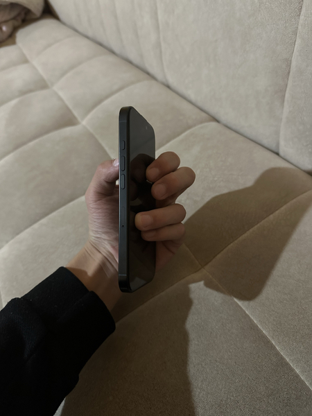 Iphone 16 pro sim