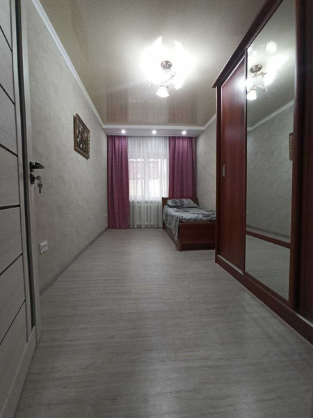 Продаю квартиру 3в4/2/4 возле Парка Победы, ев.ремонт+меб+техника