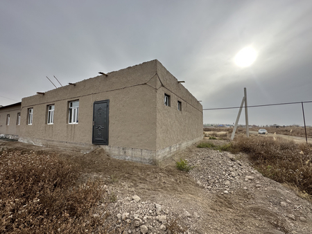 Нокис раионда, 4 зханалы, 4 сот жер жай сатылады.