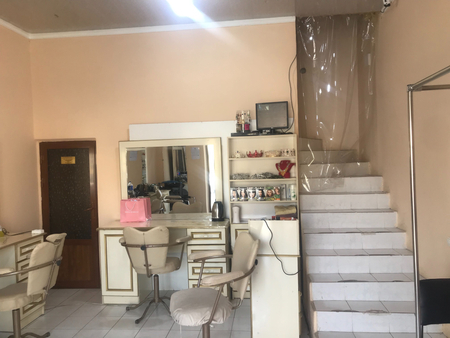 Срочно продаётся двух этажный магазин в доль дороги