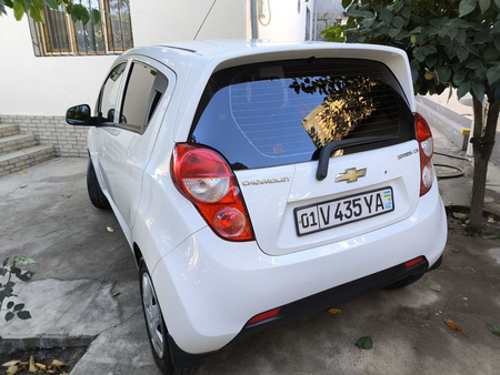 Prodayotsya avtomobil spark