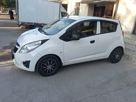 Chevrolet Spark AT sotiladi