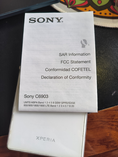 Продается телефон Sony Xperia tm Z1
