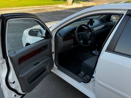 Lacetti 1.8 автомат 2010 год