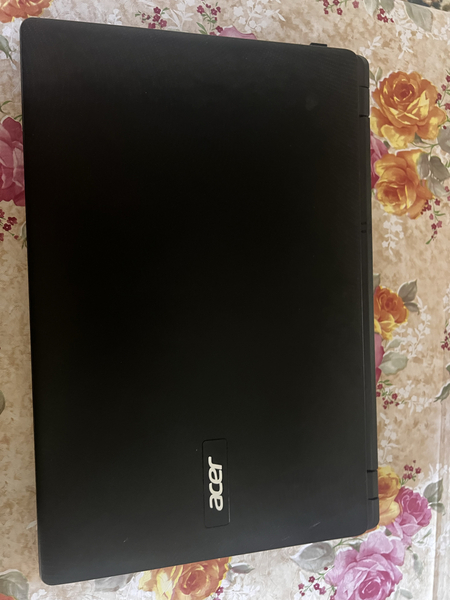 Ноутбук Acer в хорошем состояние