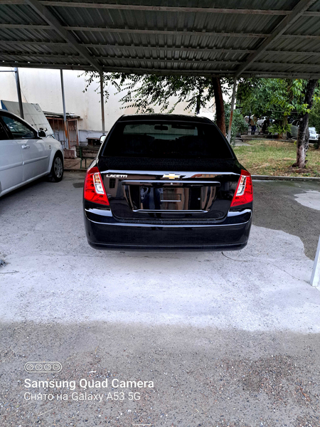 Lacetti sotiladi