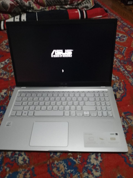 Noutbook Asus x515
