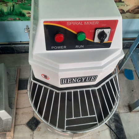 Duxofka pishiriqlar uchun mixer testomeshalka xolati alo yangidek