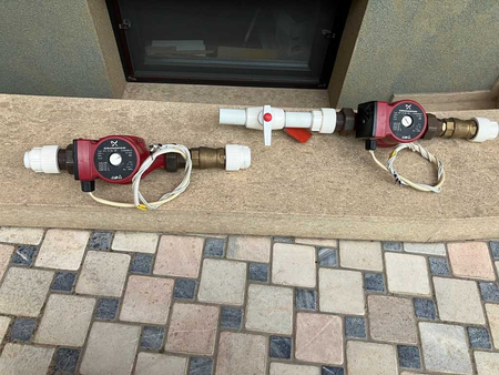 Насос циркуляционный Grundfos UPS 25 60  с гайками