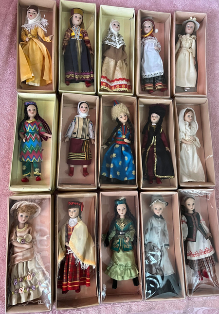 Продам фарфоровые куклы
