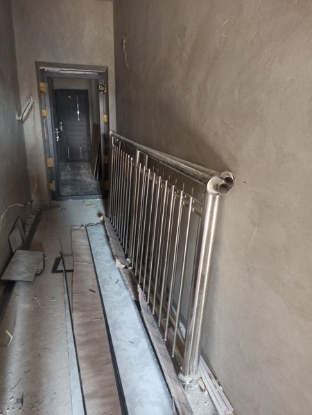 Eshik va balkon uchun rushoʻtka sotiladi,
