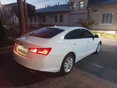 Shevralet malibu sotiladi