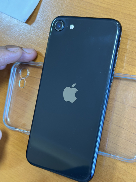 Iphone SE 2020 sotaman yoki obmen iphone 11 proga doplata qlaman
