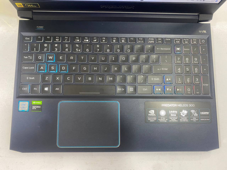 Acer predator helios 300 core i7 metal korpus 6 gb qowimcha videokarta