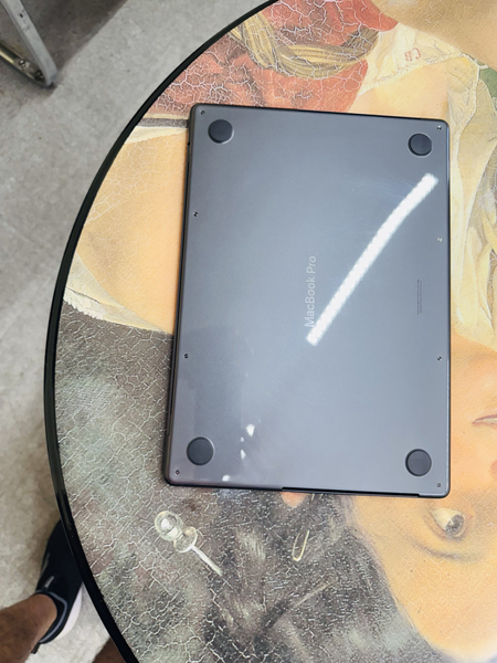 Macbook pro 14 m3 18/512
